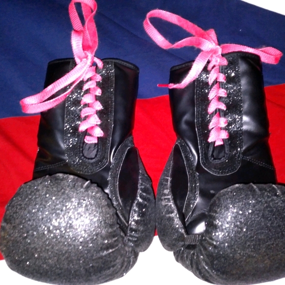 PINK Victoria's Secret | Other | Rare Display Victoria Secret Boxing ...